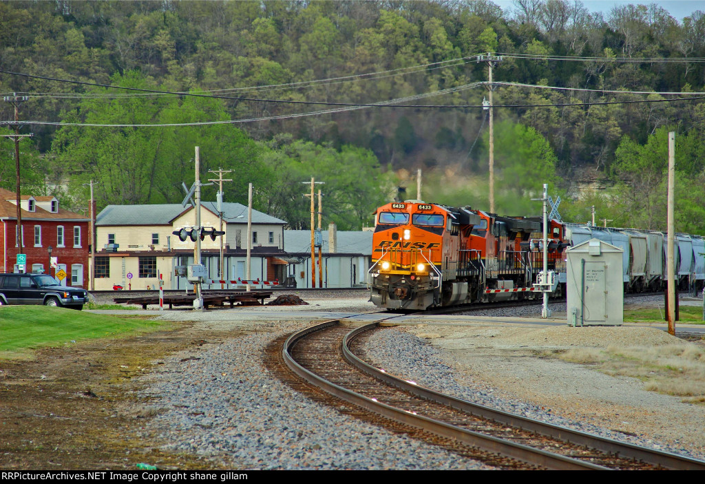 BNSF 6433 Heads out of town.